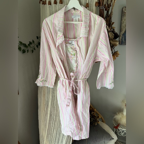 Earth Angels | Intimates & Sleepwear | Vintage Earth Angels Robe ...